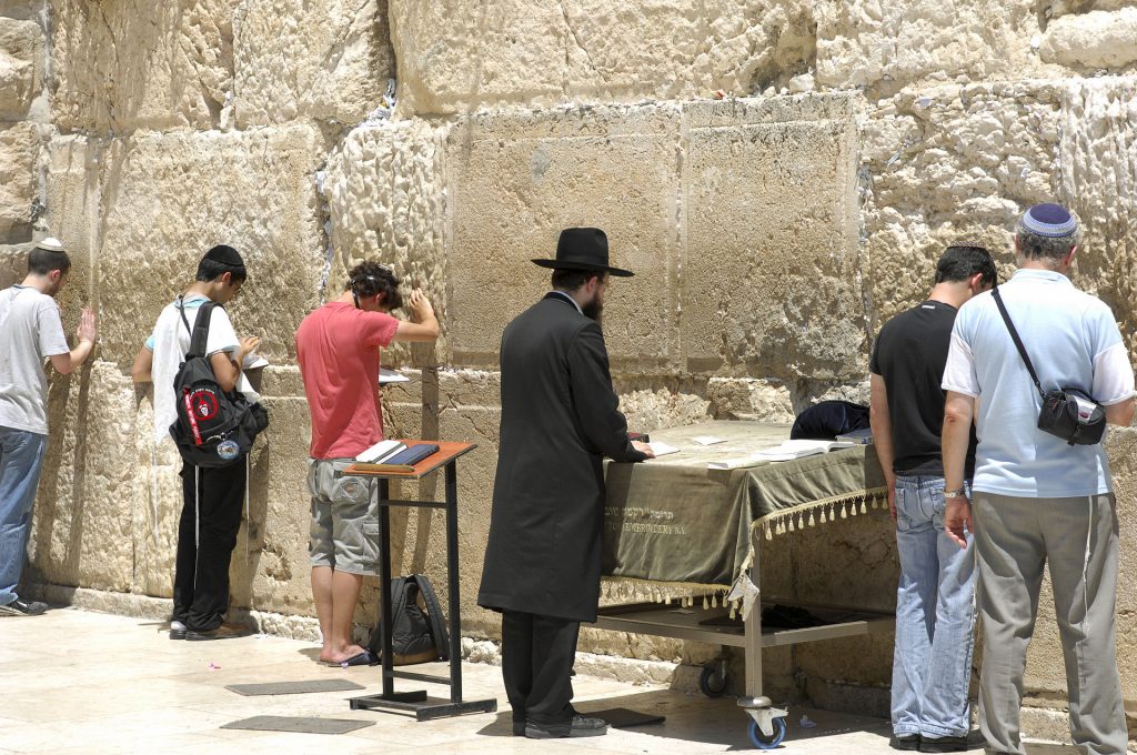 Vestimentas judaicas e seus símbolos – Blog da Editora e Livraria Sêfer